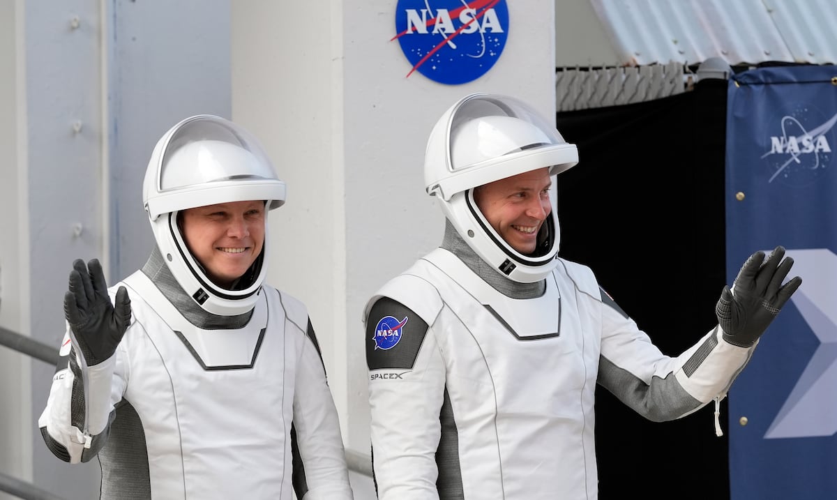 SpaceX lance une mission de sauvetage pour deux astronautes bloqués sur ...